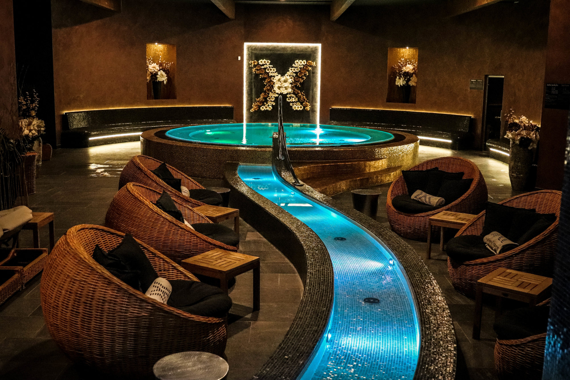 Sauny, vírivky a oddychová zóna v x-bionic wellness sphere