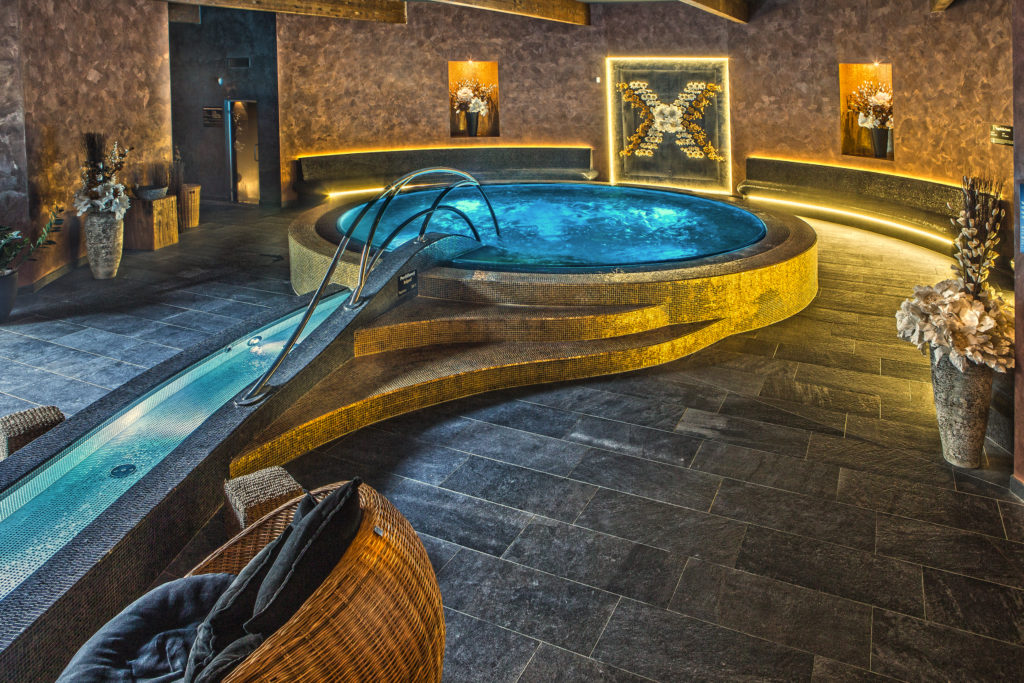 Sauny, vírivky a oddychová zóna v x-bionic wellness sphere